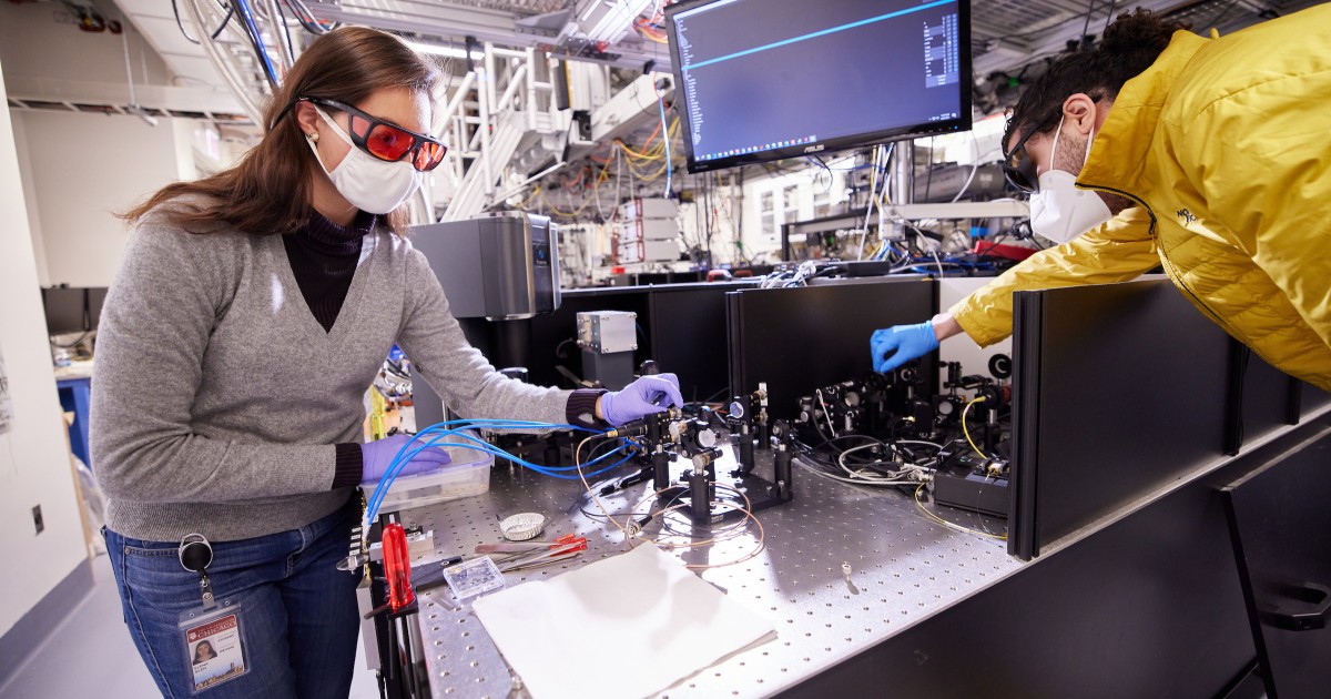 Undergraduate quantum science research fellowship launches | Chicago ...